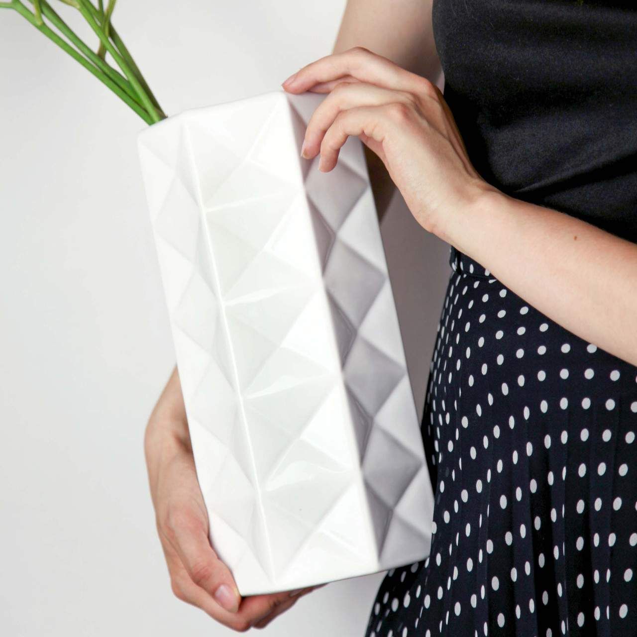 Ваза керамічна для квітів настільна 28 см Кожум'яка білий Rezon V002 ...