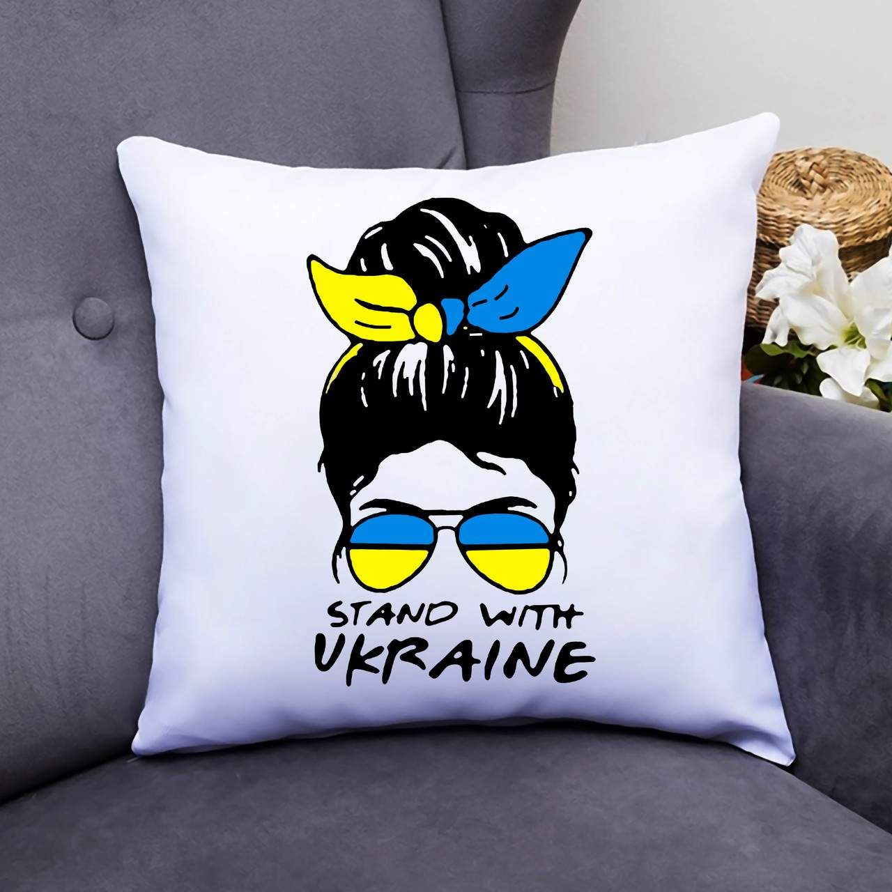 Подушка декоративна з принтом "Дівчина - Stand with Ukraine" Білий ...
