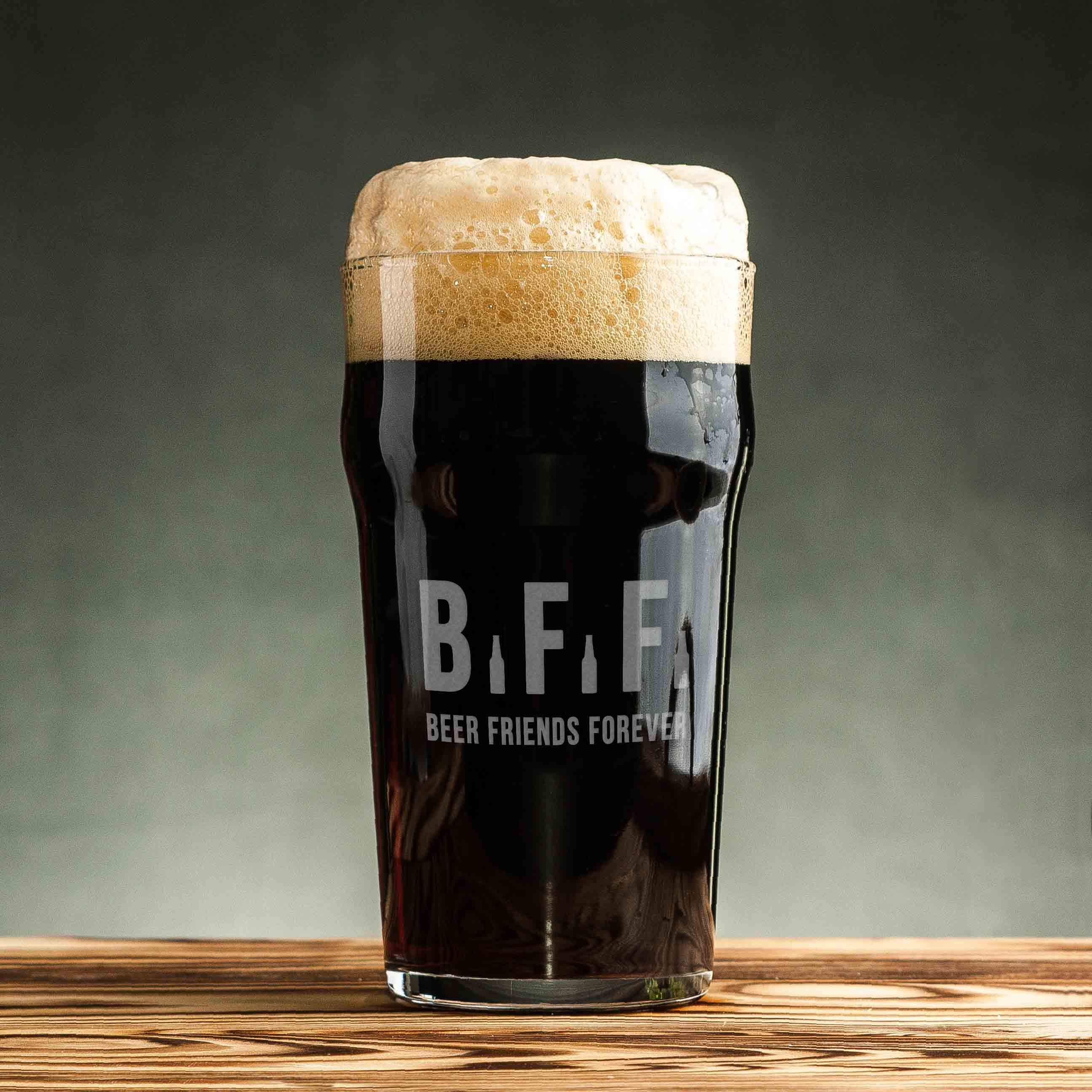 Келих для пива "Beer Friends Forever" у дерев'яній подарунковій коробці ...