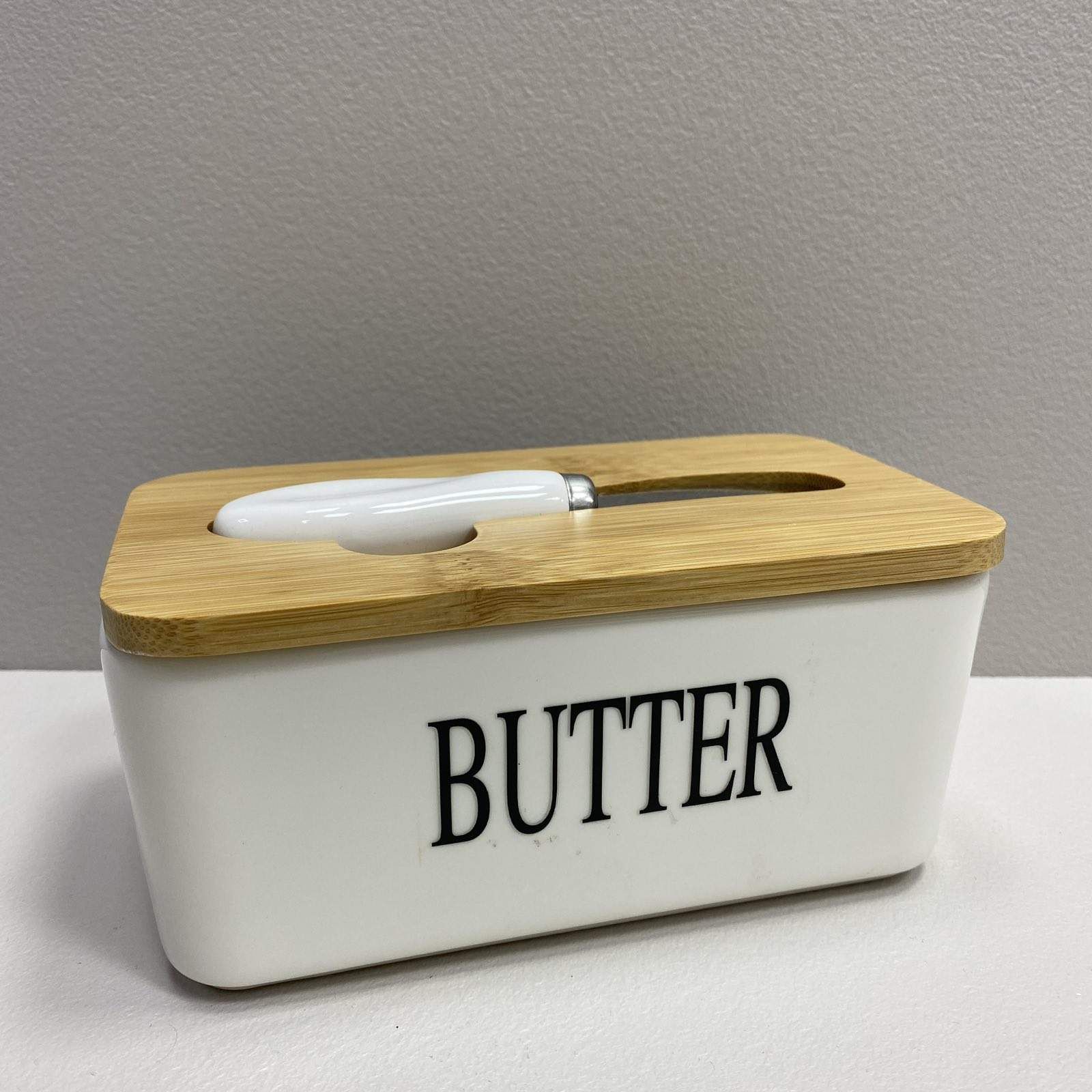Маслянка керамічна з ножем "Butter" A-Plus 0480-2 біла (1225460) — купити на EVA.UA — ціна 476 грн